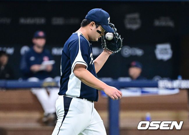 ‘156km 그러나 21구 모두 직구' 왜 김서현은 변화구를 하나도 던지지 않았나, '가을 악몽' 극복 못했다…⅔이닝 1실점 교체 : zum 뉴스
