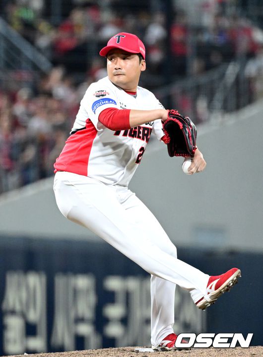 KIA 1호 FA 계약 나왔다...5년 연속 50G+슬라이더 마술사 이준영 3년 12억 계약 "가치 인정해주어 뿌듯" [공식발표] : zum 뉴스