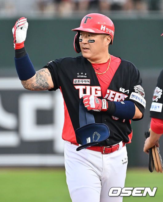 “최형우 형 계약 잘 될 것, 경쟁력 있다” 내년 43살인데 왜 FA 대박 점쳤나, 삼성? KIA? 행선지 초미의 관심사다 : zum 뉴스