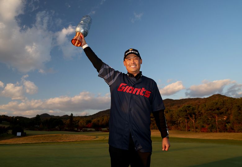 ‘미스터 올스타’ 김용희 아들 김재호, 43세에 KPGA 투어 첫 우승 감격 : zum 뉴스