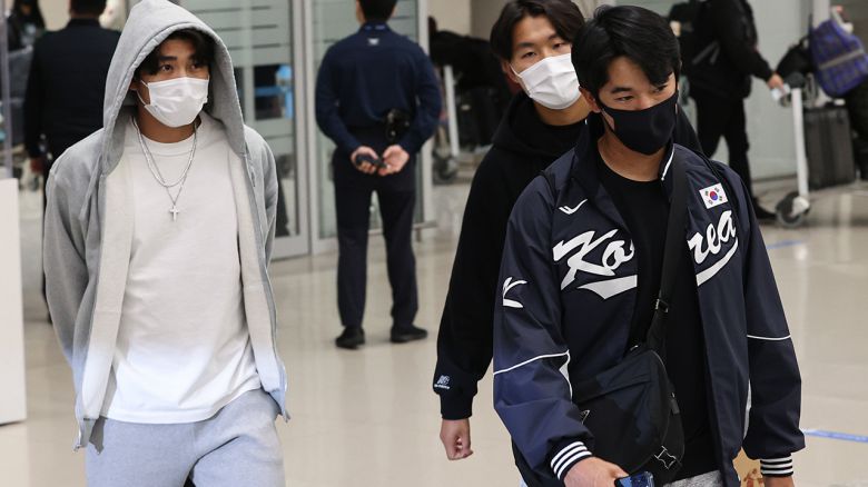 35시간 만에 한국 도착한 WBC 대표팀 본진…"힘들지만 원팀 됐다" : zum 뉴스