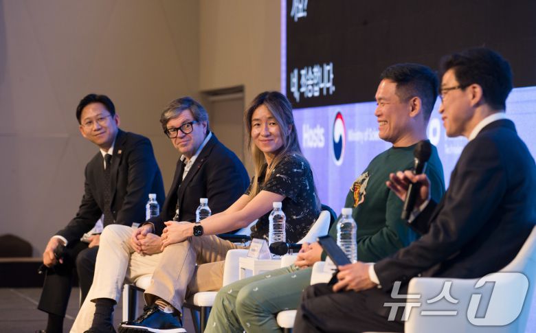 얀 르쿤 "LLM 5년 이내 구식…월드모델 AI가 미래" : zum 뉴스