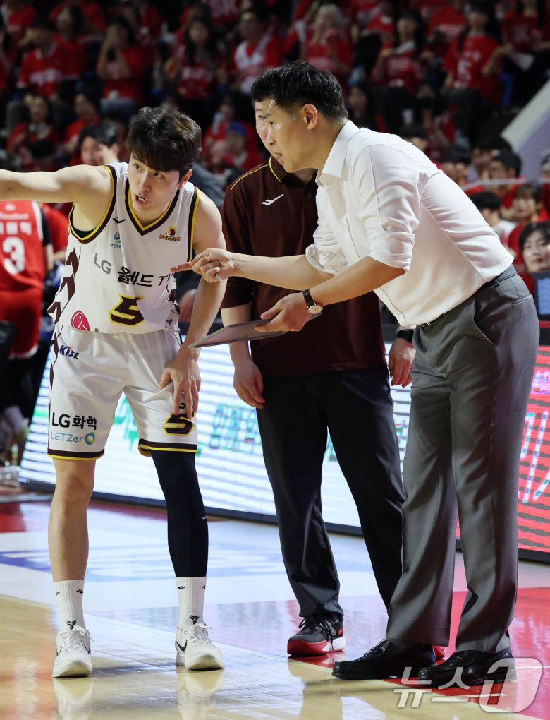 'KBL 챔피언' 창원 LG, EASL 2차전서 몽골 팀에 패배…2연패 : zum 뉴스