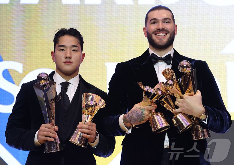 신인왕 안현민 "다음 목표는 MVP…리그 평정하고 다음 스텝 바라볼 것" : zum 뉴스