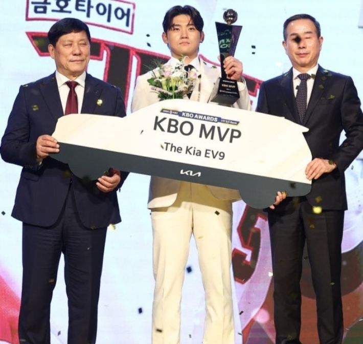 폰세 vs 디아즈, MVP 운명의 날… 2025 KBO 시상식 'D-5' : zum 뉴스