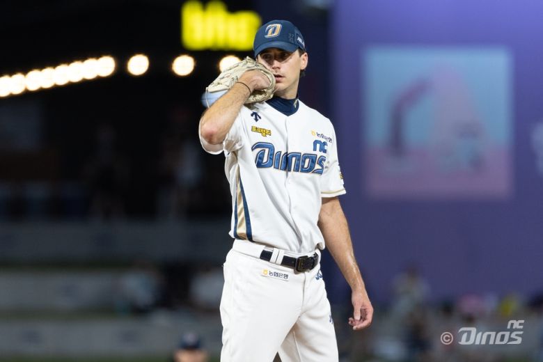 KBO리그 호령했던 ‘황금장갑 투수’ 하트, SD와 1+1년 재계약… NC 복귀 무산 : zum 뉴스