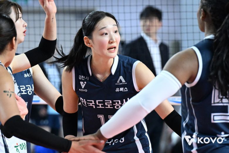 김세빈-이지윤… 높이의 힘 보여준 도로공사, 9연승으로 선두 독주 : zum 뉴스