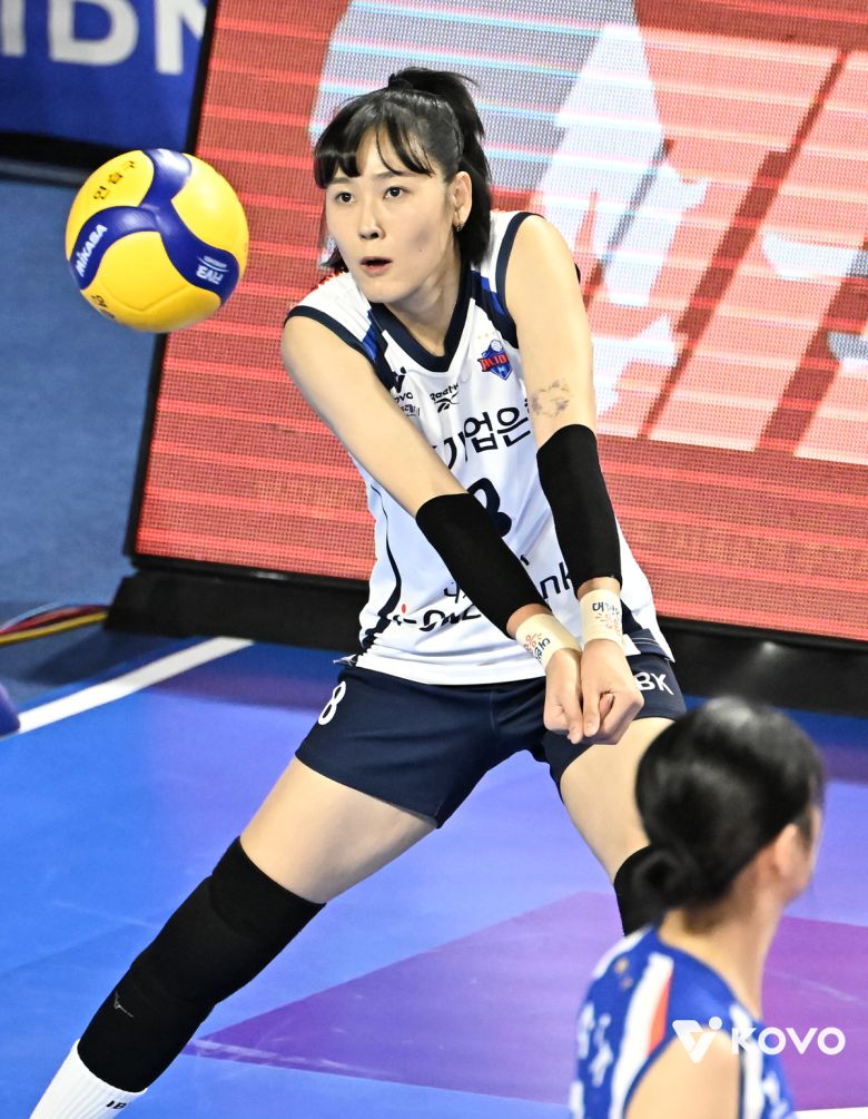 연패 탈출에도 표정 밝지 못한 임명옥 “김호철 감독님의 큰 결정… 자책 많이 했죠” : zum 뉴스