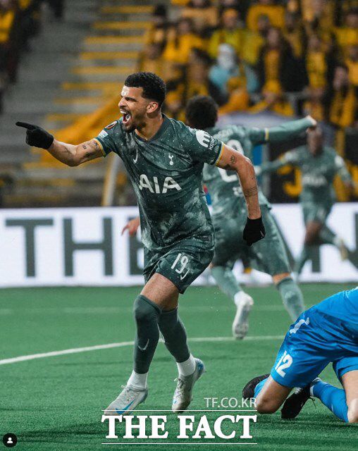 '손흥민 결장' 토트넘, 대망의 UEL 결승 진출...맨유와 우승 다툼 : zum 뉴스