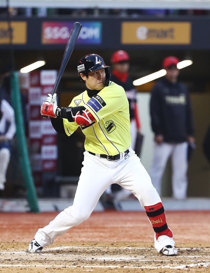 최정 ‘500홈런’에 1700만원 건 SSG…역대 홈런볼 가격은?→오타니 50-50은 ‘61억원’ [SS시선집중] : zum 뉴스